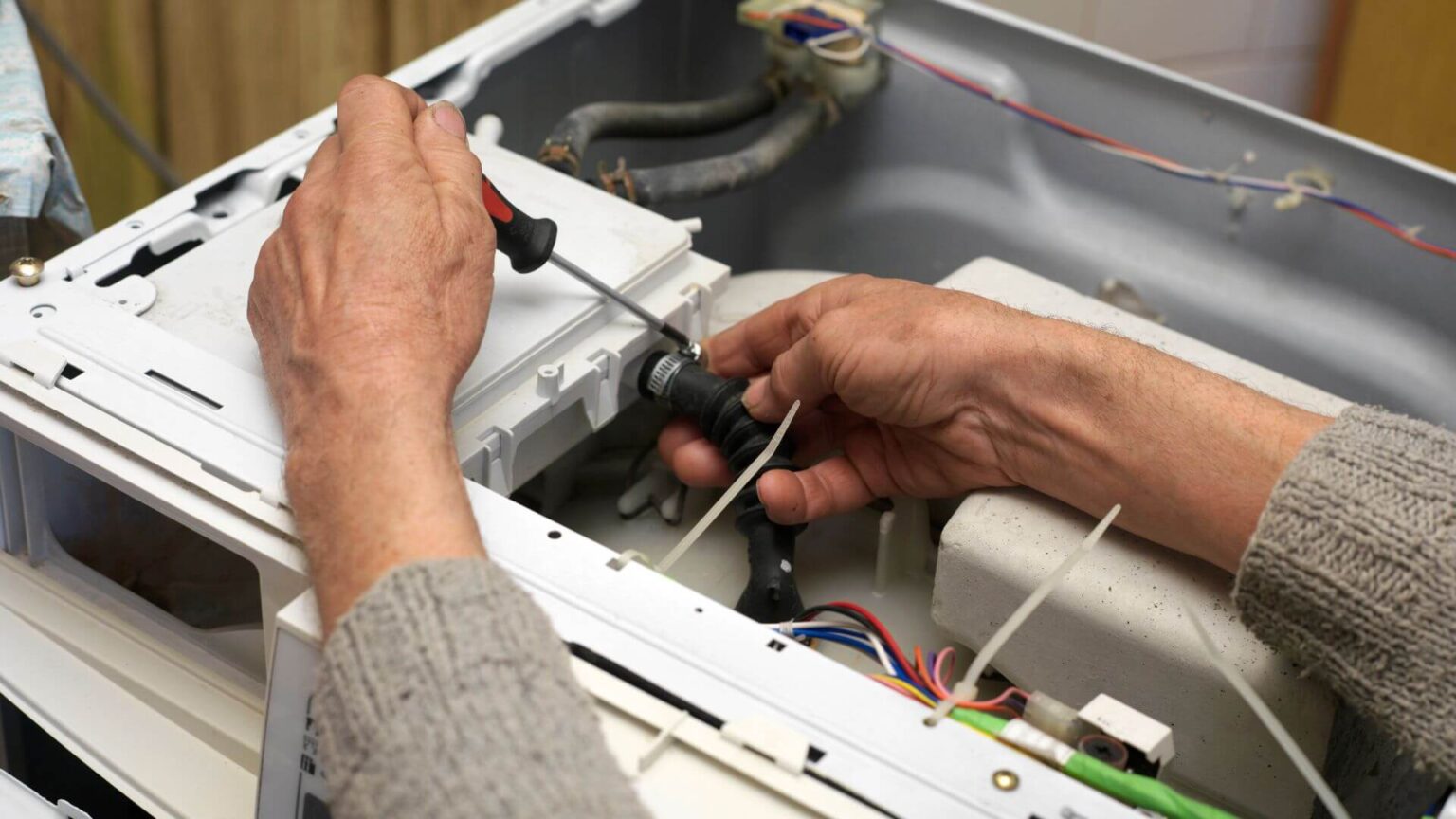 ᐅ PVC Asbest erkennen: So sehen Sie asbesthaltige Bodenbeläge